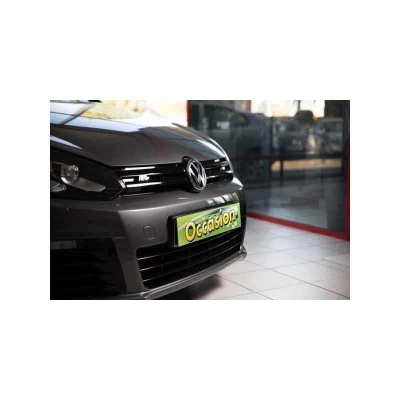 Cache plaque : Personnalisez vos véhicules avec votre marque ou logo