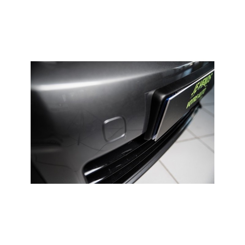 Cache plaque : Personnalisez vos véhicules avec votre marque ou logo